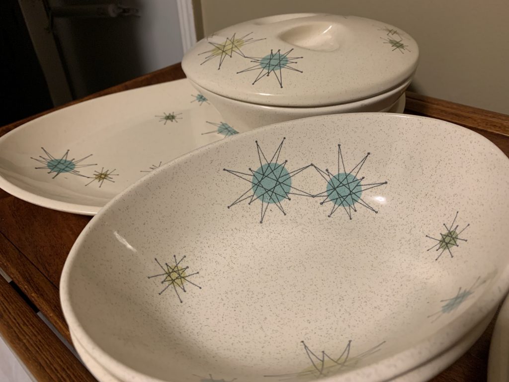 Outfitting Your Retro Kitchen - Estate Sale Blog