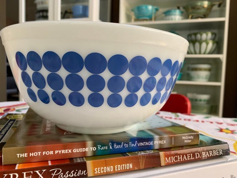 A Guide to the Most Rare Vintage Pyrex - Estate Sale Blog