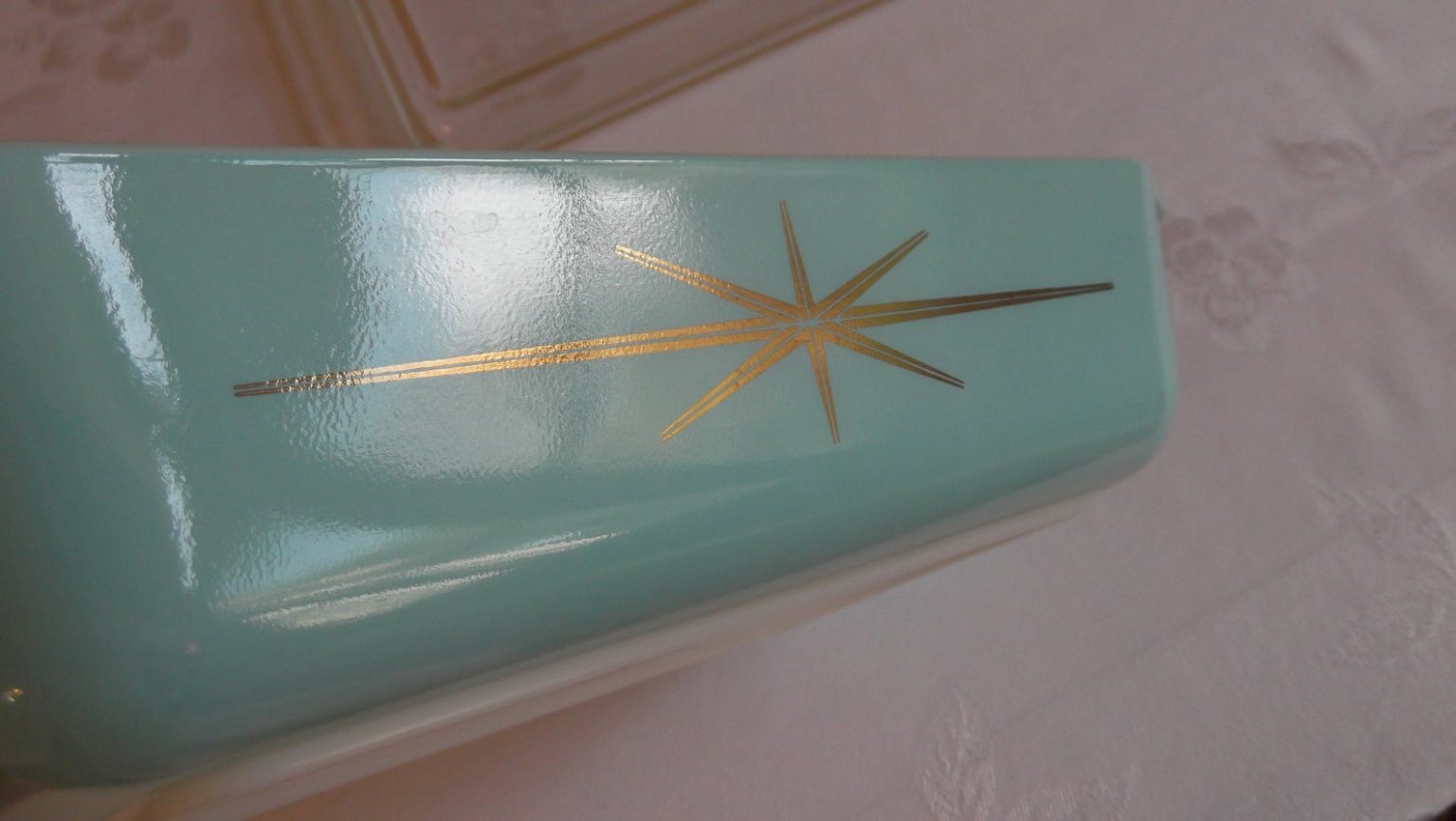 A Guide to the Most Rare Vintage Pyrex - Estate Sale Blog