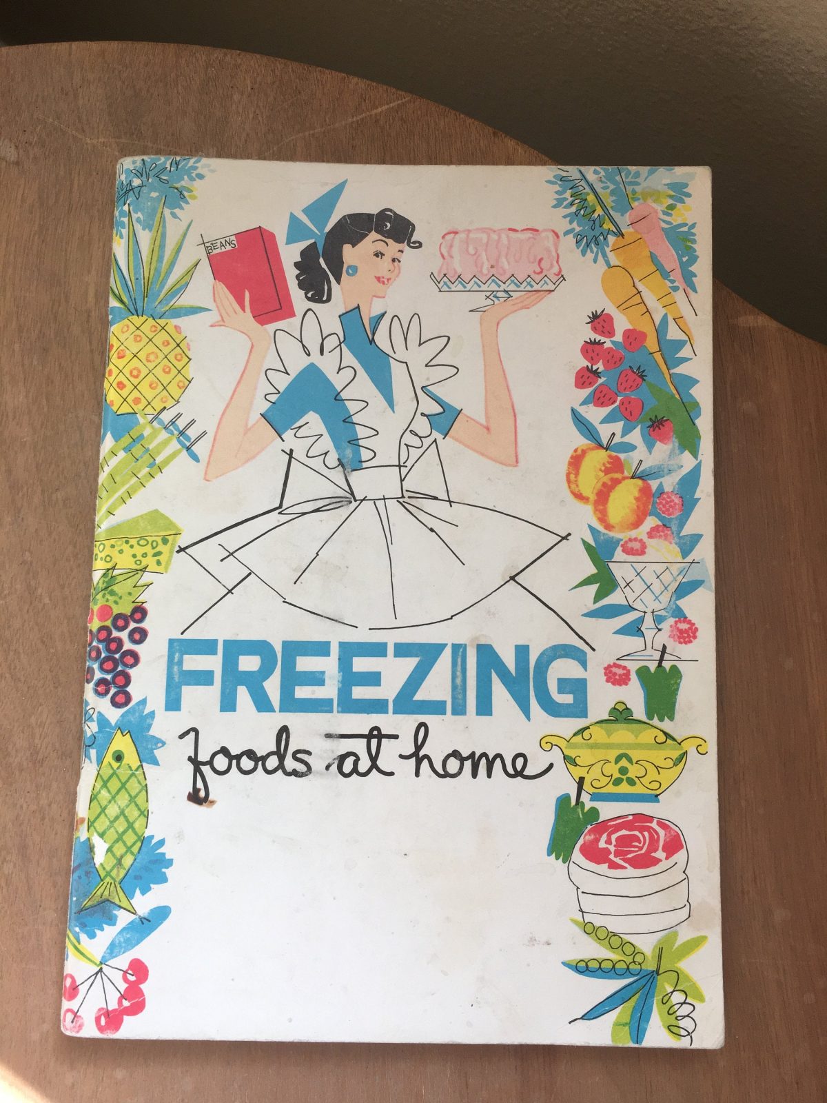 A Guide to American Vintage Cookbooks - Estate Sale Blog